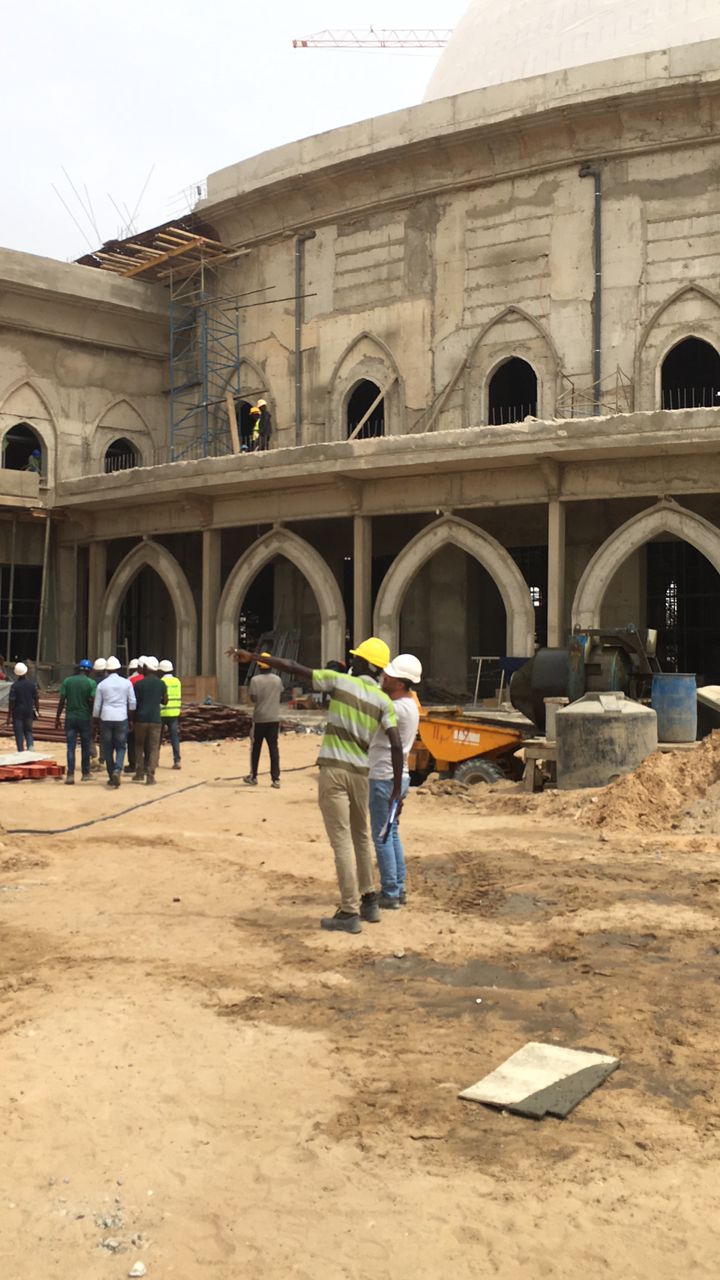OUVERTURE DE TREMIES A LA GRANDE MOSQUEE DE TIVAOUNE – Khidma Découpe Béton